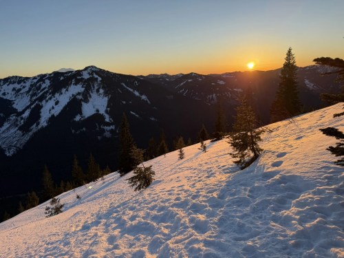 7 Hikes With the Best Sunset Views in Washington
