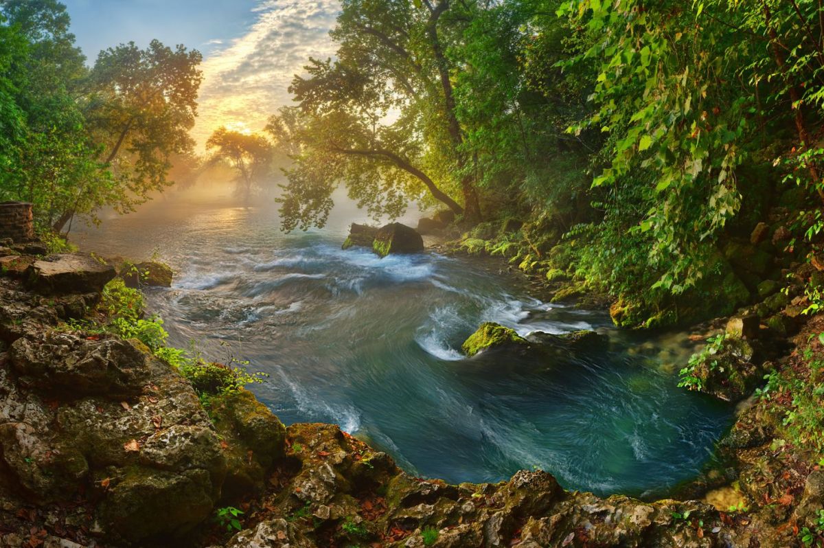 Exploring the Ozarks Is Hands-Down the Best Way to Enjoy Spring in Missouri
