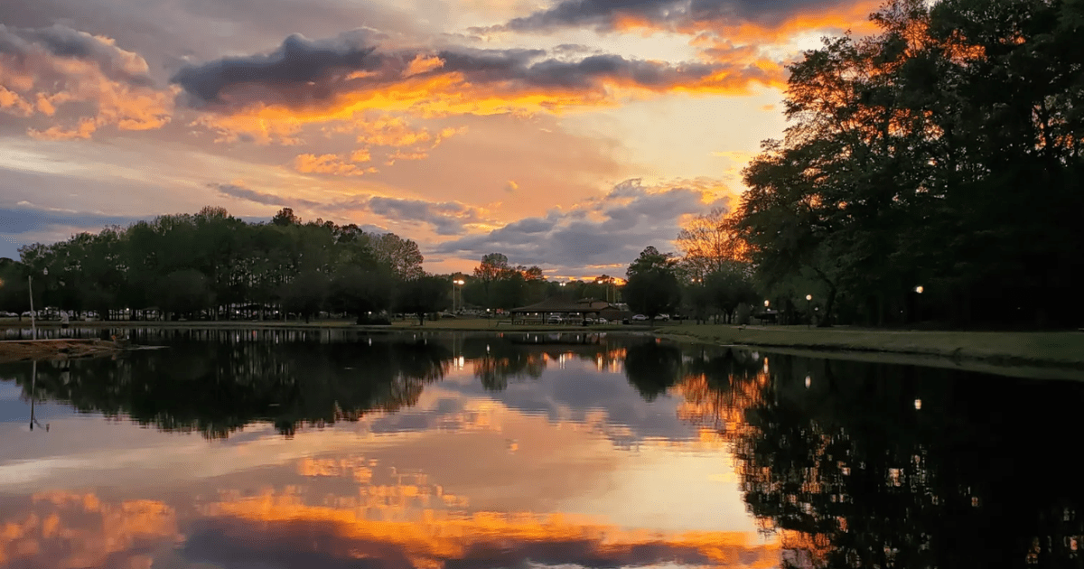 6 Alabama Hikes That Shine at Sunset