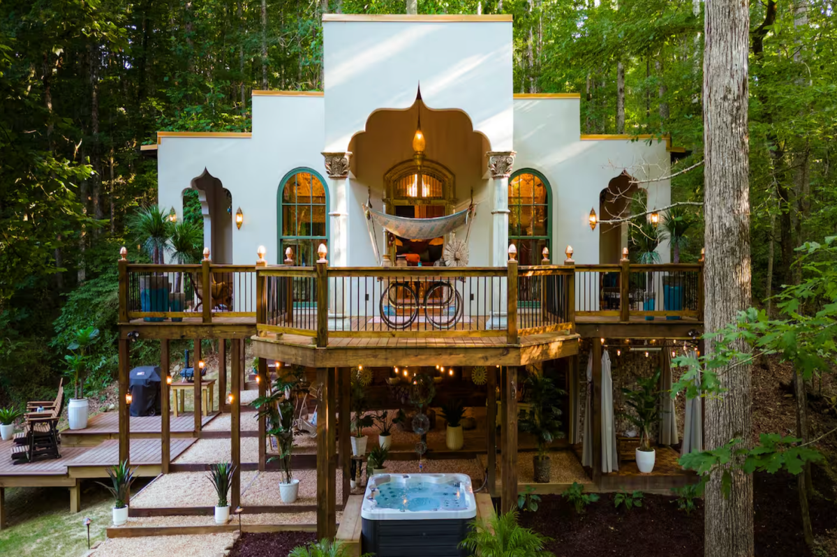 This Moroccan-Themed Airbnb Is Perfect Place to Spend Spring Break in ...