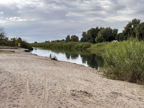 11 Gorgeous Rivers and Lakes in Arizona With Beaches