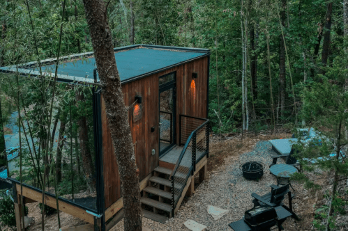 A Unique Stay At Bolt Farms Treehouse In Whitwell Tennessee
