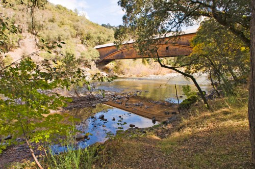 Historic Bridgeport Covered Bridge in Northern California: Perfect Road ...