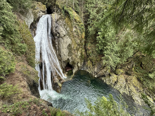 This Epic Road Trip in Washington Hits 5 of the State’s Best Waterfalls