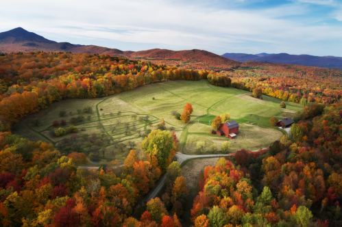 Eden Vermont Is A Small Town With Stunning Water Views