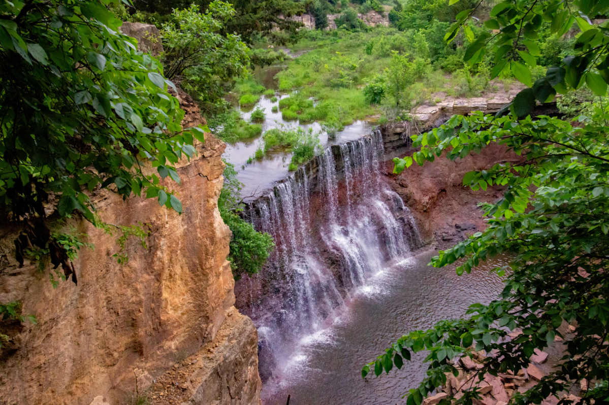 Cowley Lake Waterfall: Hidden Gem Waterfall in Kansas a Dupe for ...