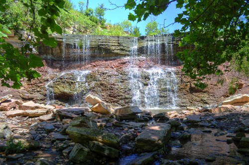 Cowley Lake Waterfall: Hidden Gem Waterfall in Kansas a Dupe for ...