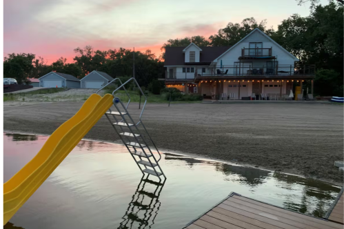 Nebraska's Calamus Reservoir Has A Beautiful White Sand Beach