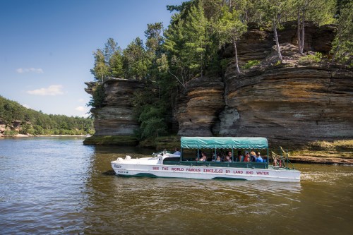 These Wisconsin Dells Boat Tours Are a Must-Do
