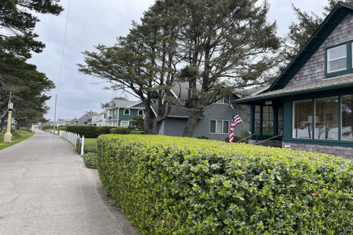 Stone Cliff Inn: A Beautiful Rustic Restaurant in Carver, Oregon
