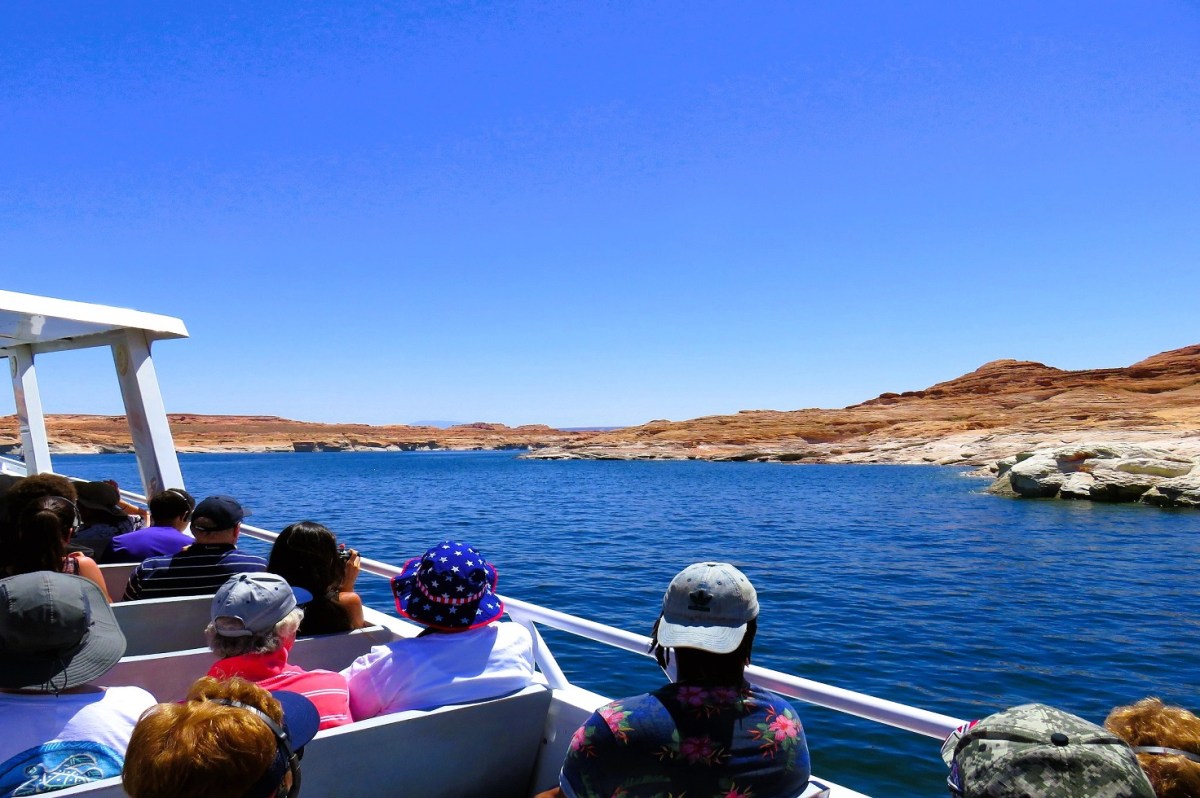 Ultimate Summertime Excursion in Arizona: Boat Tour of Lake Powell