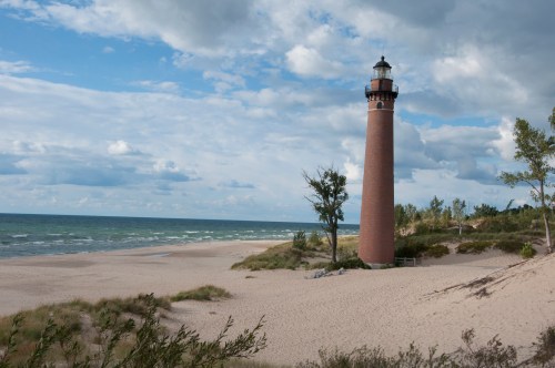12 Tiny Towns in Michigan That Come Alive in the Summertime