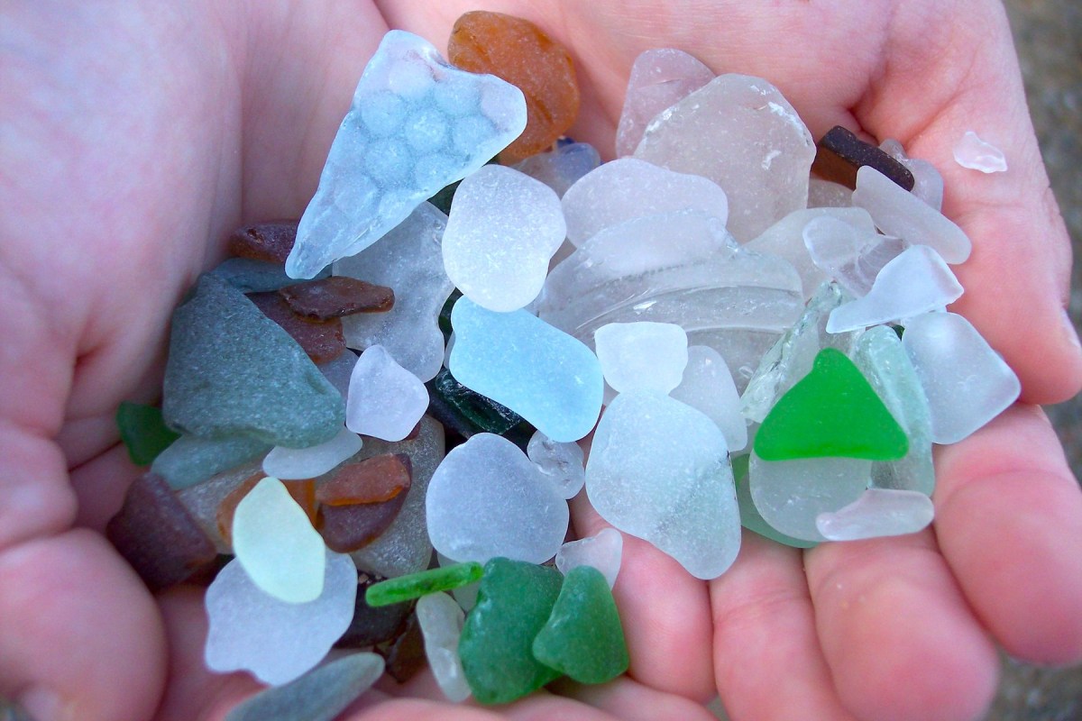 The 7 Best Places to Find Sea Glass on Michigan Beaches