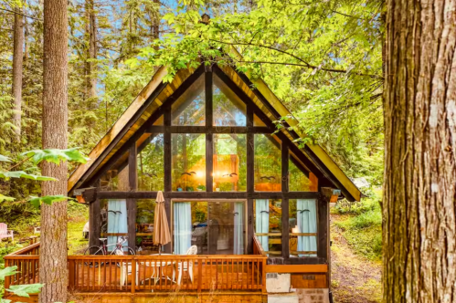 Explore Eatonville, WA: A Charming Small-Town Getaway Near Mount Rainier