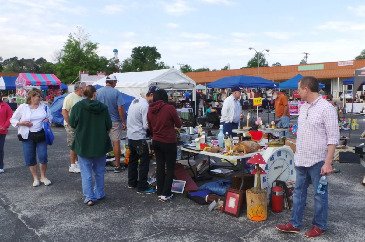 Flea Across Florida: An Epic 275-Mile Yard Sale in Florida