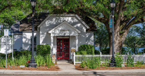 DeFuniak Springs: The Real-Life Stars Hollow in Florida