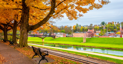 10 Charming Historic Towns in the USA Perfect for Fall