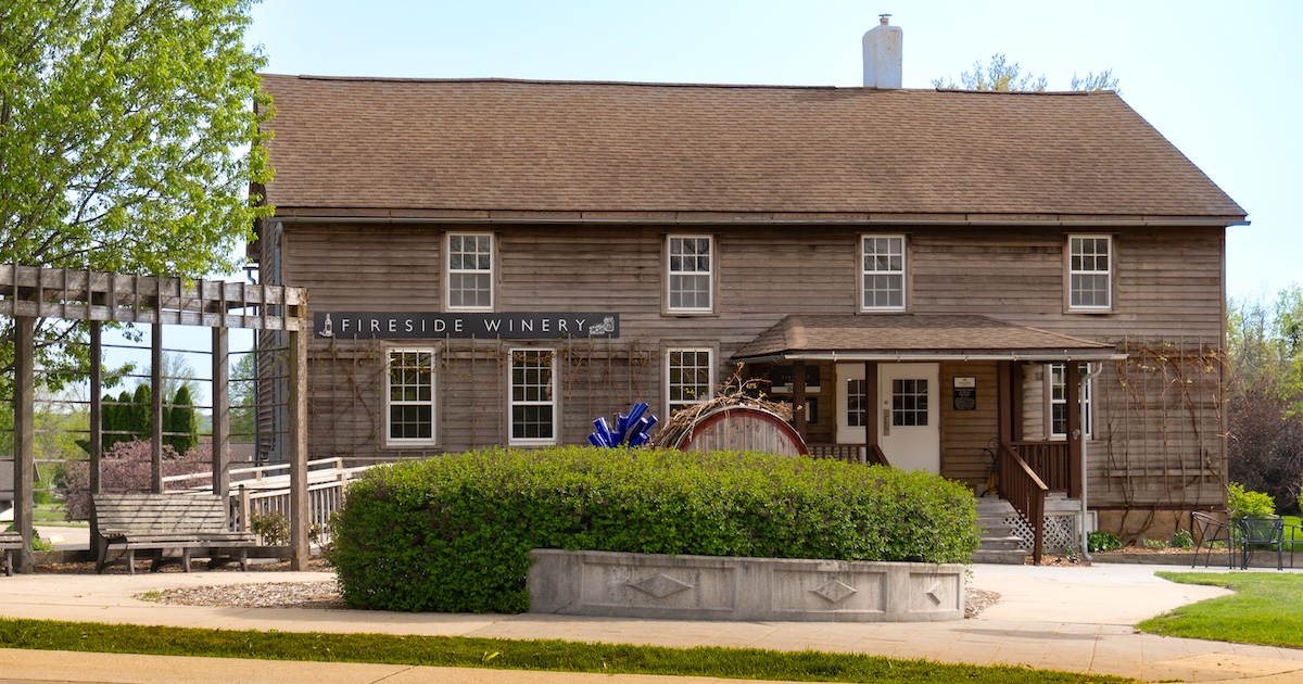 Explore 5 Charming Small Towns in Iowa on a Delightful Road Trip