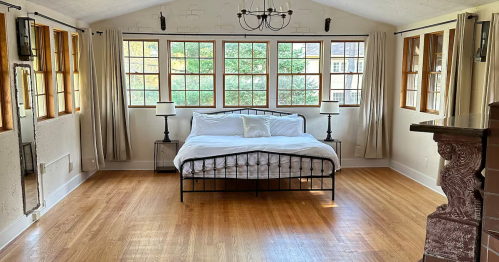 Iowa’s Magical Castle Stay Feels Like a Fairytale