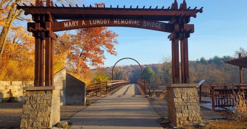 The Best Spots to See Fall Foliage in Iowa 2025