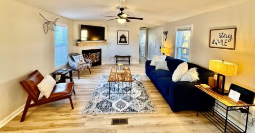 Meet Mini Cows at This Farmhouse Airbnb in Kentucky