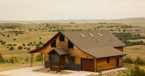 Discover Merritt Dam Road Hill House: The Perfect Airbnb in Valentine ...