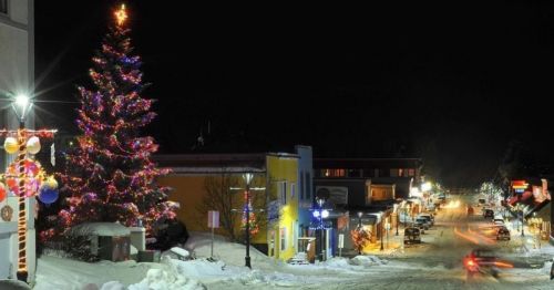Here Are The 11 Most Enchanting, Magical Christmas Towns In Alaska