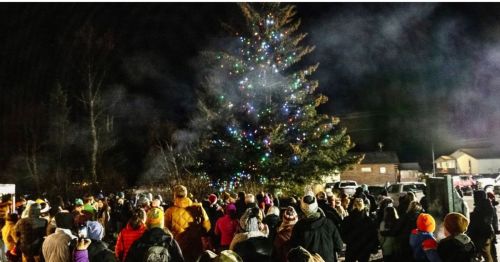Here Are The 11 Most Enchanting, Magical Christmas Towns In Alaska