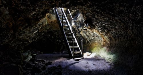 Best Caves in the US: 19 Places for Underground Adventures