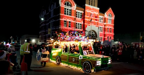 Iowa’s Hands-Down Best Holiday Lights Are in Oskaloosa