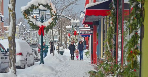 Best Christmas Towns in Michigan: 9 Must-See Places