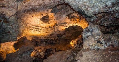 Best Caves in the US: 19 Places for Underground Adventures