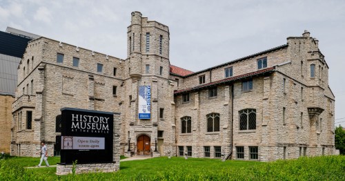 Middleton, Wisconsin’s Mustard Museum: A Quirky Midwest Treasure