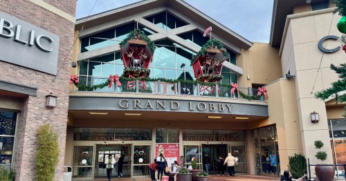 You’ll Want To Spend All Day Exploring This Massive Outlet Mall in Utah
