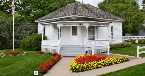 One Perfect Day in This Iowa Town: Must-See Attractions and Hidden Gems