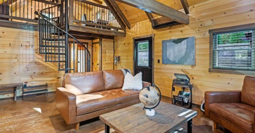 Ohio’s Coziest Airbnb Has a Seriously Epic Barrel Sauna