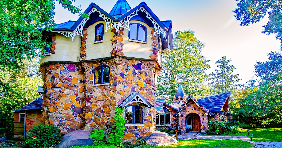 4 Strangest Buildings in Alabama to Visit