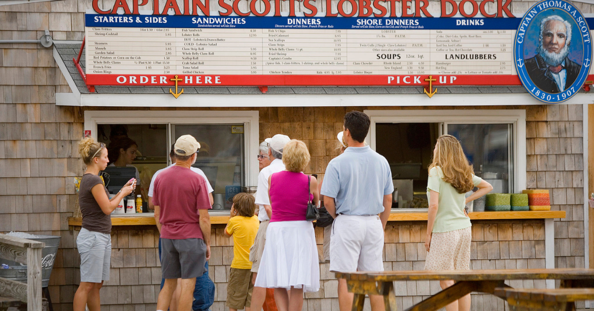 This Seasonal Seafood Restaurant Is One of the Best Road Trip Stops in ...