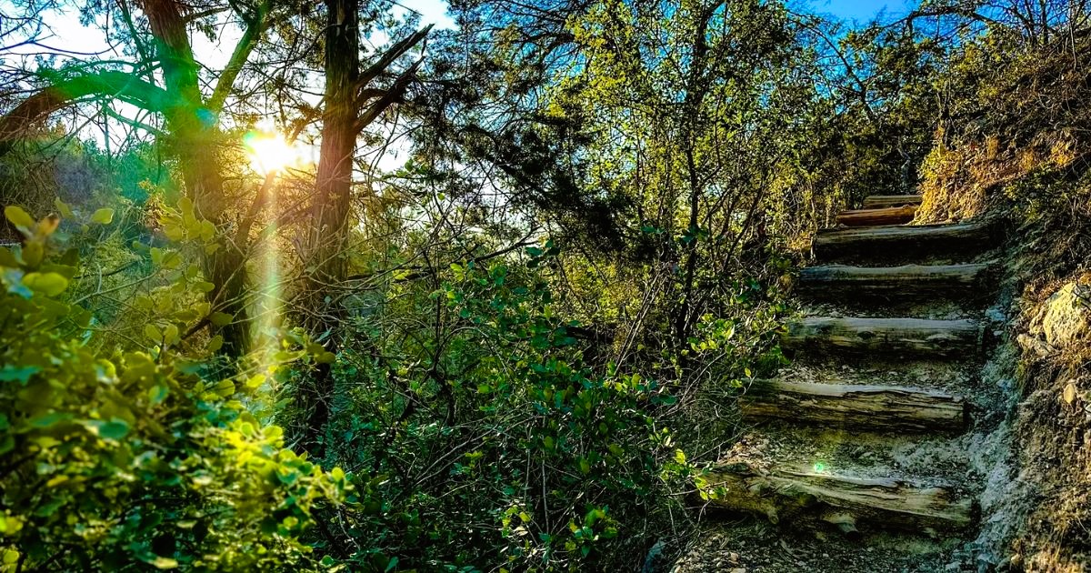3 Picture-Perfect Spring Hikes in Texas